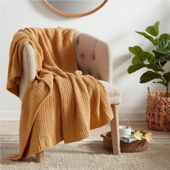 Threshold | Bedding | Nwt Solid Chenille Knit Throw Blanket Gold ...
